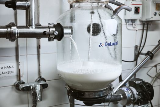 Ahlstrom - Milk filtration